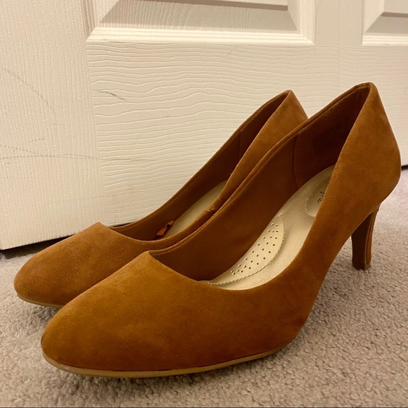 dexflex comfort | Shoes | Dexflex Comfort Brown Faux Suede Heels Wide ...